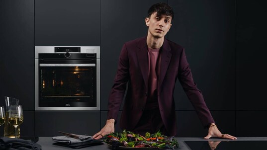 Integrated Electric & Steam Cooking Ovens | AEG