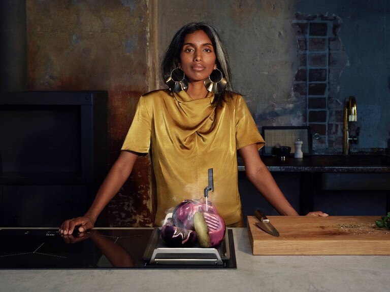 Cooker Hoods and Kitchen Extractor Fans | AEG