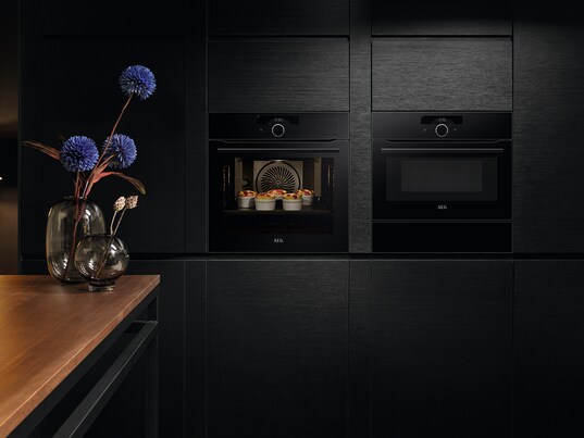 Integrated Electric & Steam Cooking Ovens | AEG